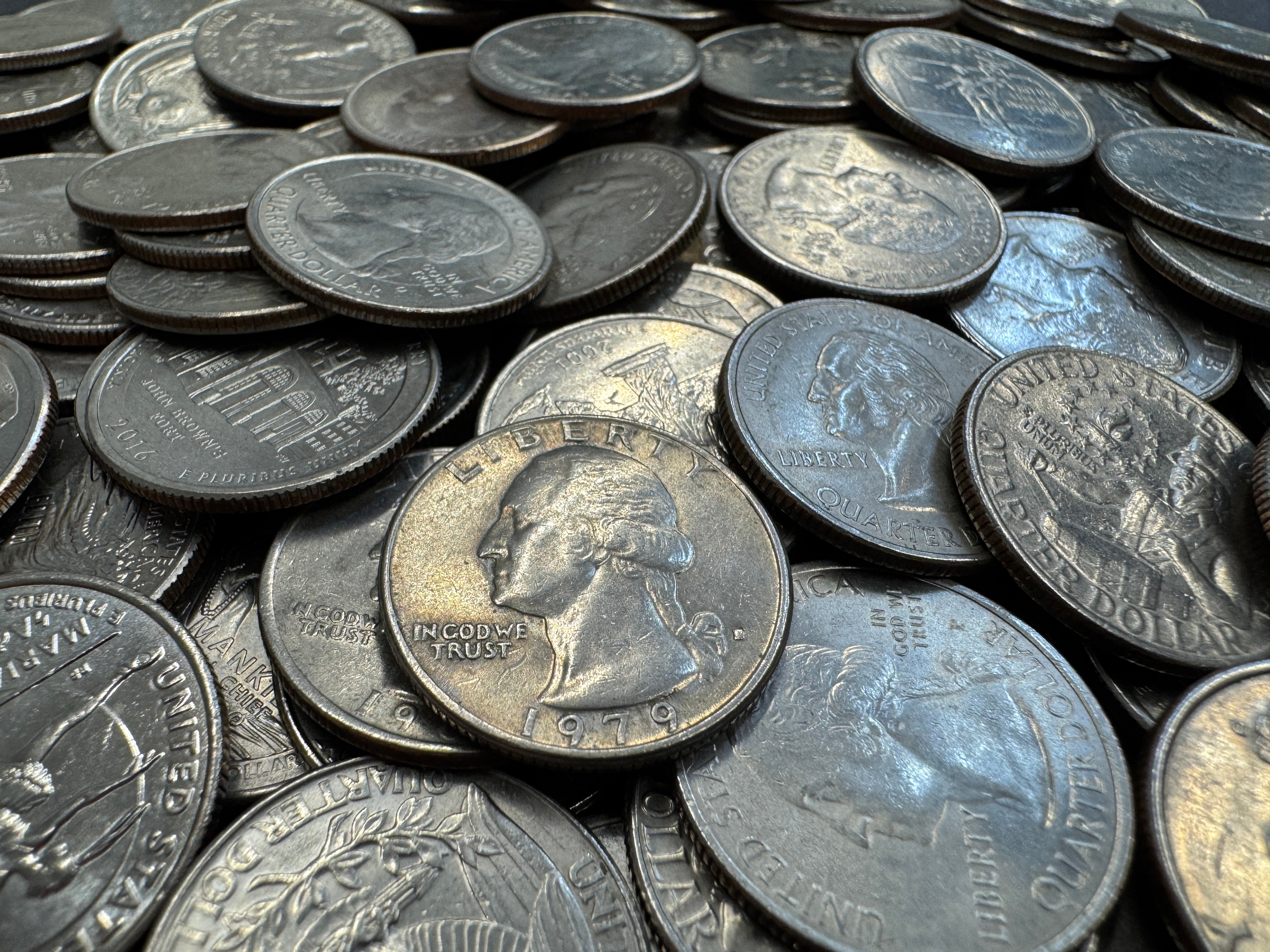 25 Cent Quarters With Various Designs From The United States (Various ...